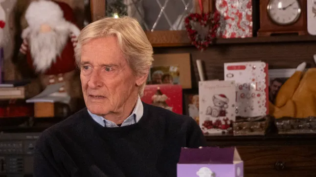 Ken makes a dangerous mistake in Coronation Street that could cost him ...