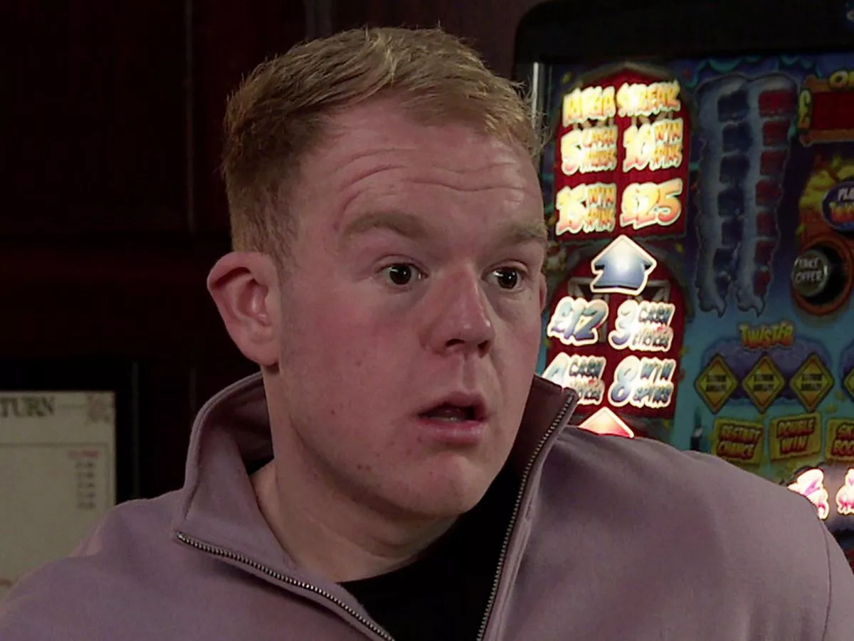 Corrie fans ‘figure out’ tragic way Craig leaves after 14 years in ...