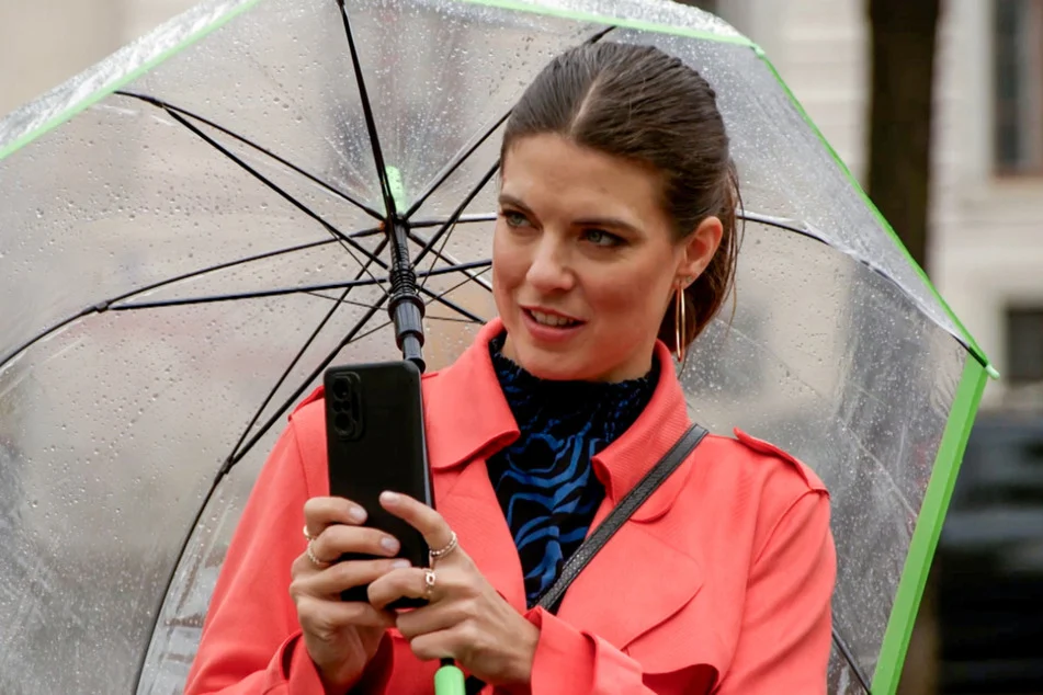 “ROTE ROSEN”: VALERIE STARTET IHRE NÄCHSTE INTRIGE! DAS SIND IHRE OPFER ...