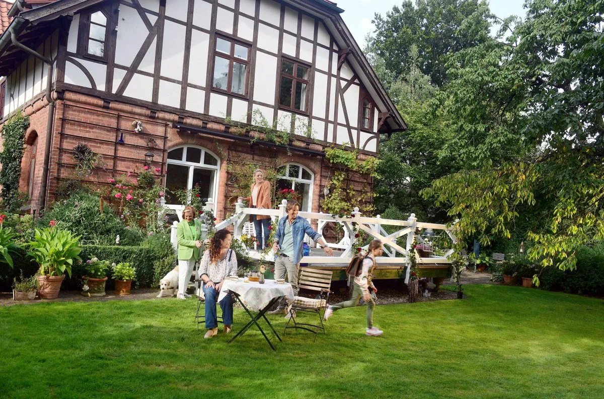 „Rote Rosen“ Vorschau: Was in der nächsten Folge passiert – Corrie News