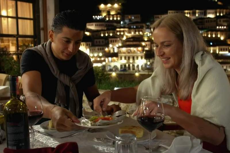 In dit hotel zitten Joey en Svea in Albanië in Married at First Sight ...