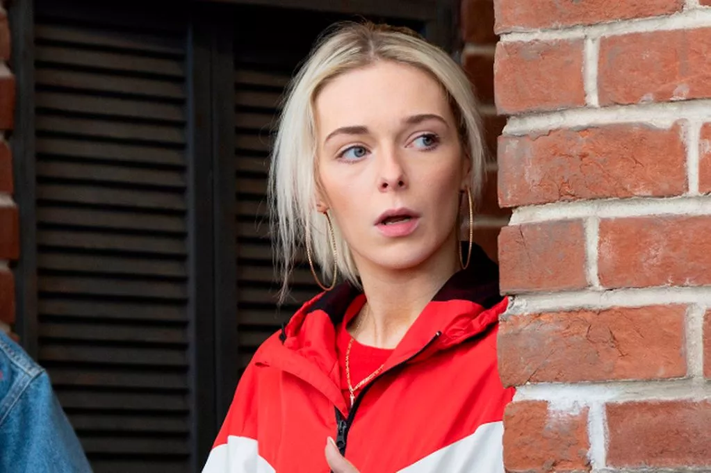 Coronation Street Lauren’s blackmailer ‘identified’ – and it’s not ...