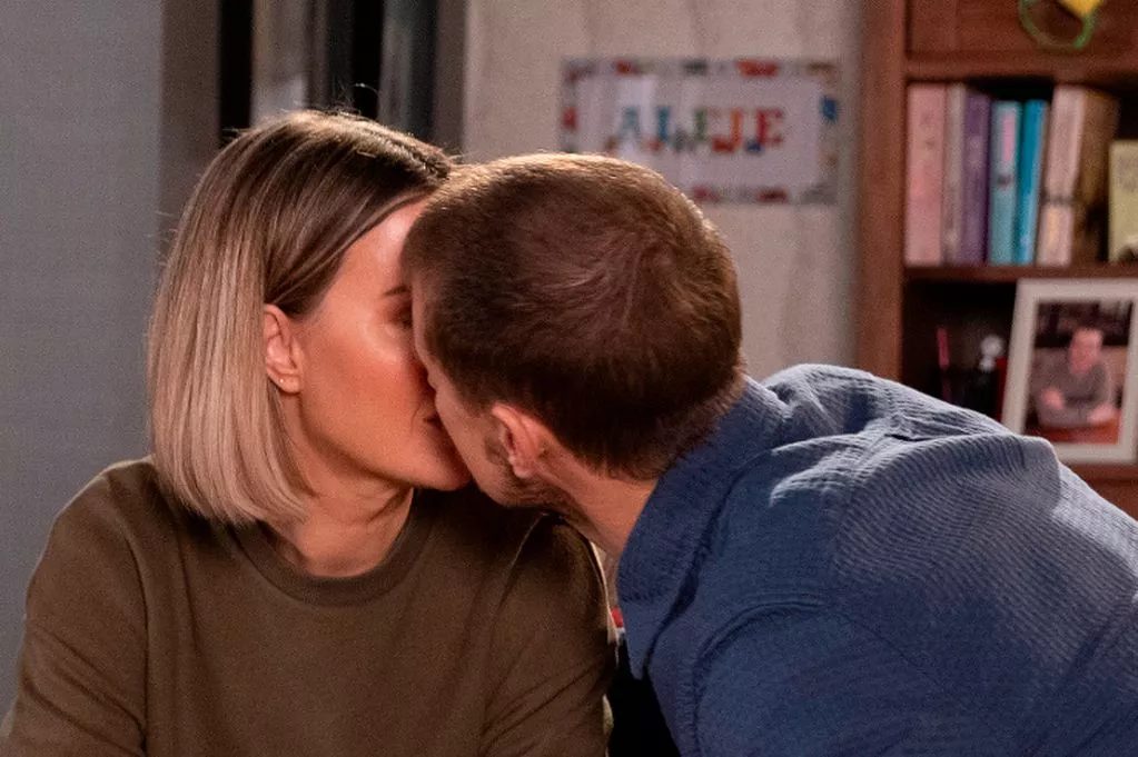 Coronation Street legend’s return ‘sealed’ after 7 years to expose Carl and Abi to Kevin ...