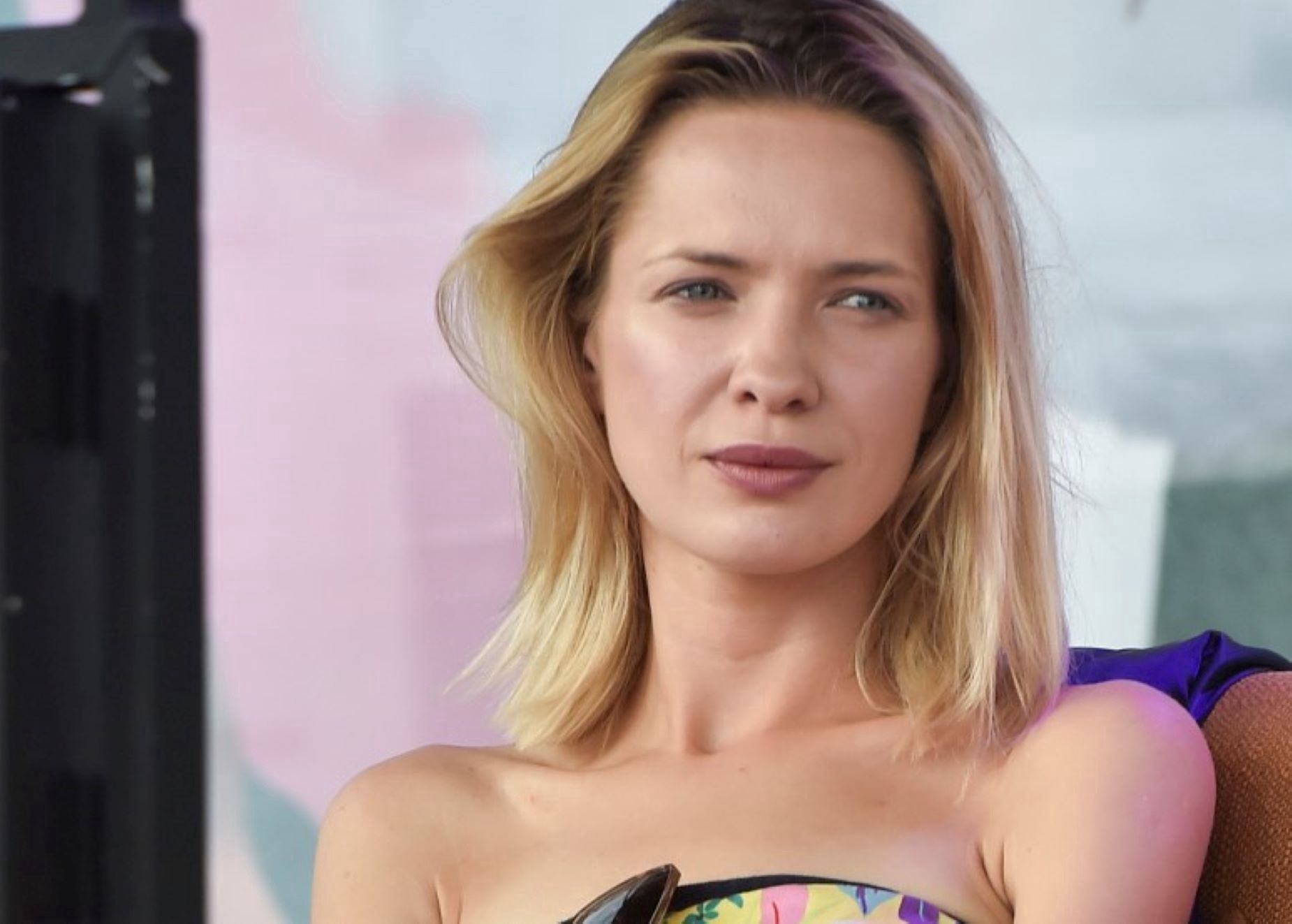 Jej mąż jest znanym aktorem. Wystąpili razem w “Pierwszej miłości” – Corrie News