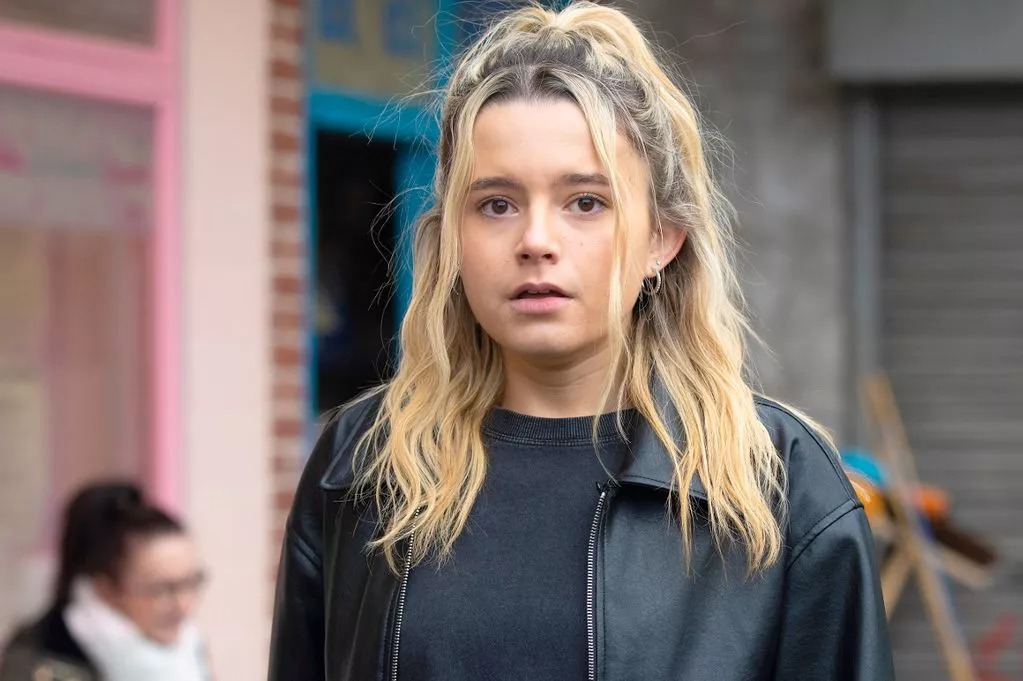 Coronation Street star ‘reveals’ Betsy’s fate in crash horror with ...