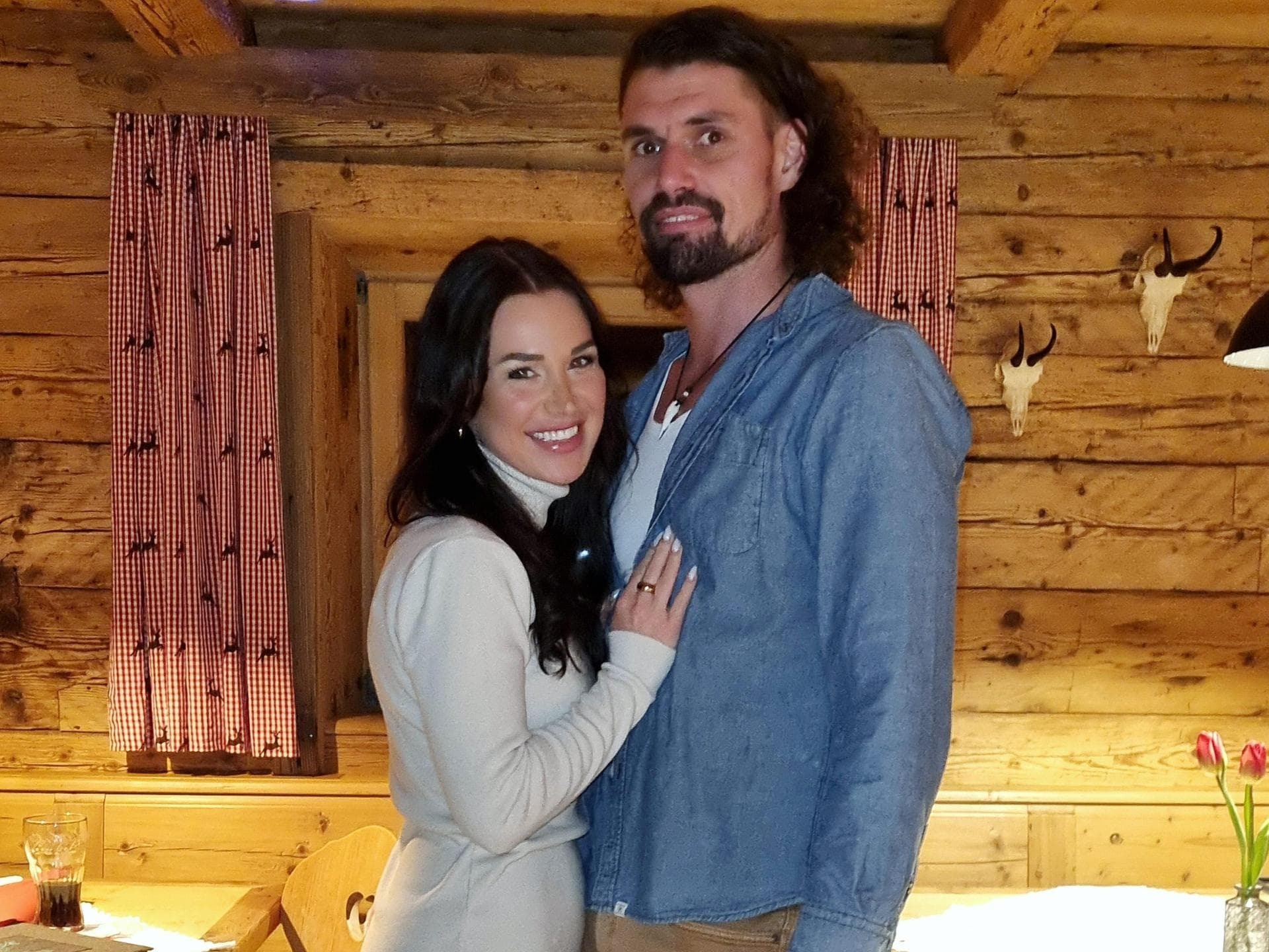 “Bauer sucht Frau International”: Heimliche Hochzeit? Verdächtiges Foto ...